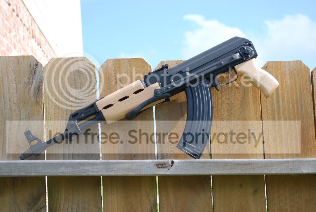 Does anyone have pics of Maple Furniture on their AK ??? > AK ...